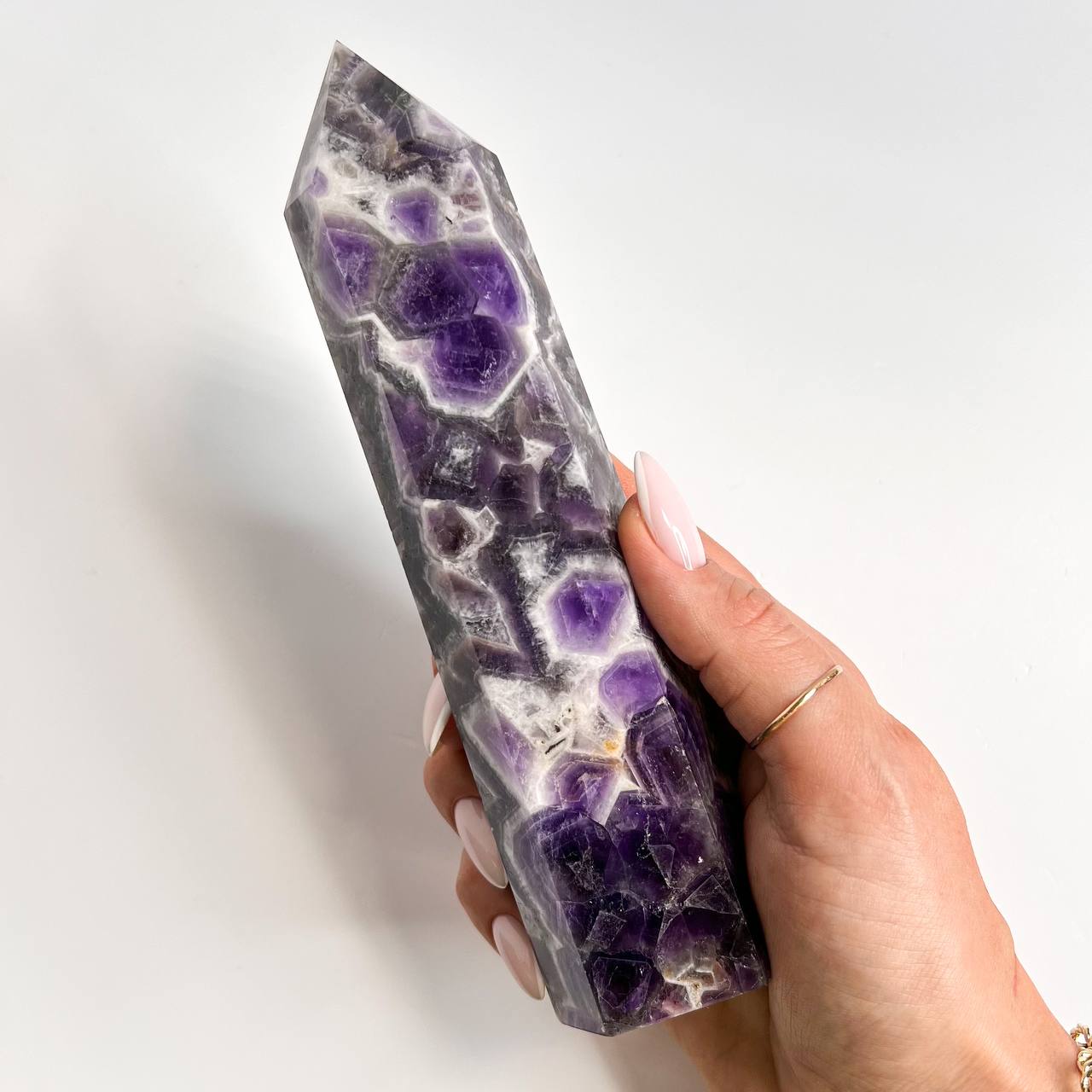 Купить Кристалл из кварцевого Аметиста артикул 096684 | Радуга Самоцветов.