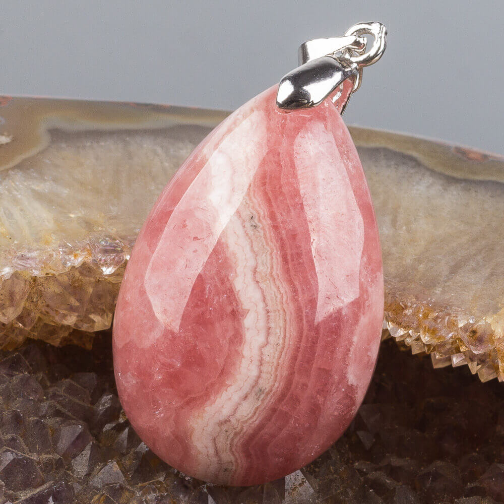 Родохрозит: магические свойства камня и кому он подходит